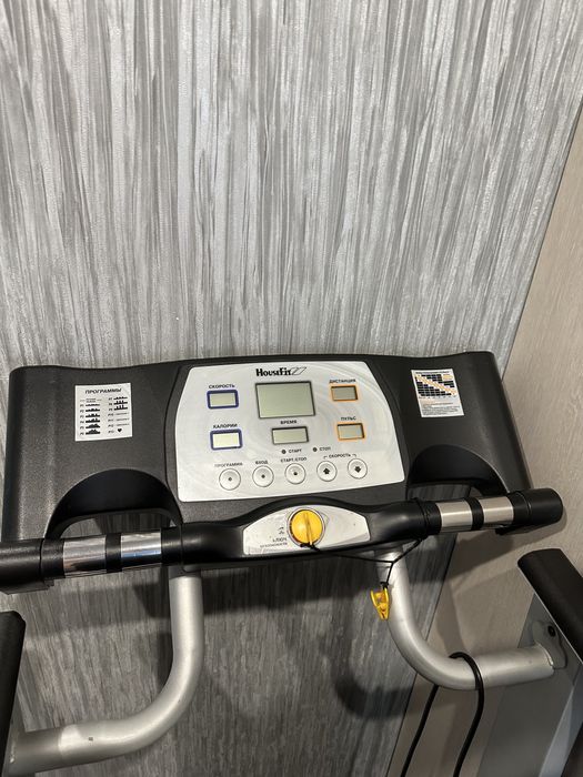 Беговая дорожка HouseFit: 13 500 грн. - Атлетика / фітнес Дніпро на Olx