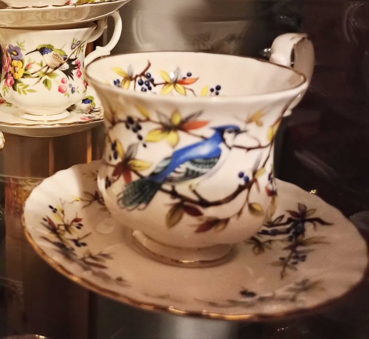 Pęknięta Porcelana Royal Albert Woodland Series Blue Jay Filiżanki ...