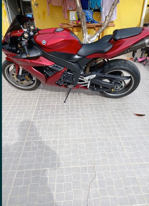 Yamaha yzf r1 2005 Bucelas • OLX Portugal