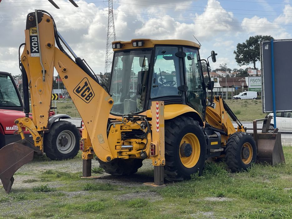 Retroescavadora JCB 3CX Quinta do Conde • OLX.pt