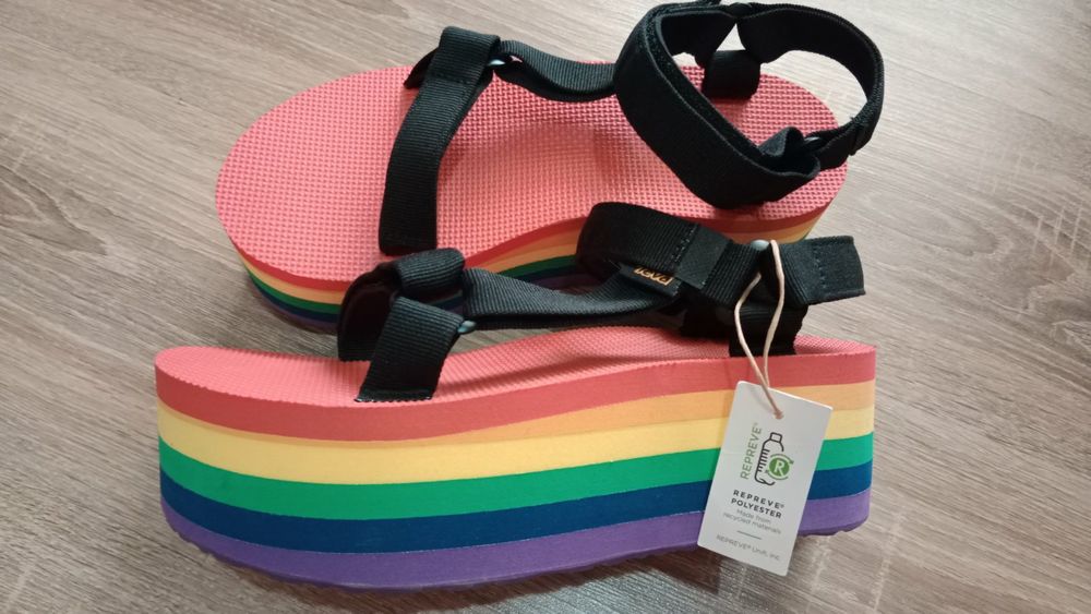 Teva Flatform Universal Rainbow Pride: 2 000 грн. - Сандалі Одеса на Olx