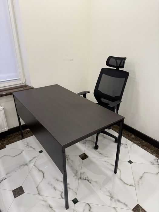 Продам офисный стул и стол: 2 000 грн. - Офісні меблі Одеса на Olx