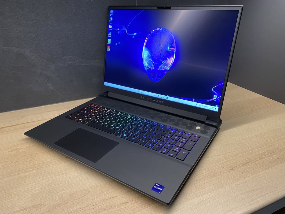 Alienware M18 R2 18" QHD 165Hz/i9-14900HX/RTX 4090 175W/64Gb DDR5/2Tb ...