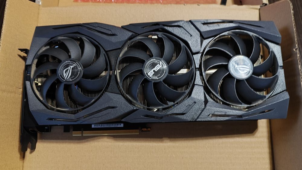 Geforce Rog strix rtx 2080s 8gb: 8 500 грн. - Комплектуючі та аксесуари Черкаси на Olx