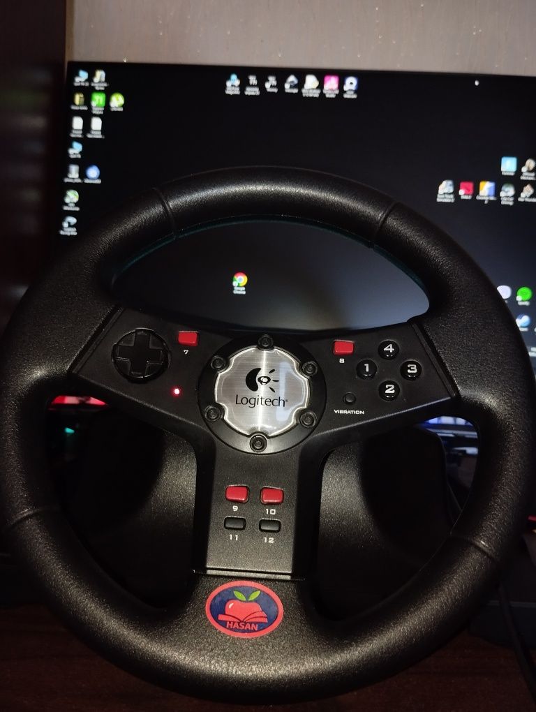 Руль Logitech + педалі: 500 грн. - Аксесуари Київ на Olx
