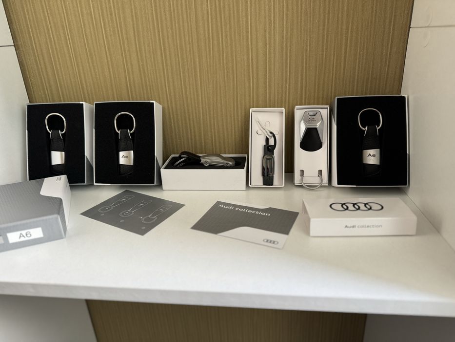Оригінальний брелок Audi E-tron, GT, A6, A4,Q3,Q5,Q7: 1 600 грн. - Інші ...