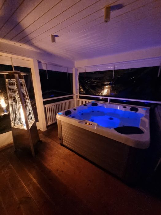 Domek całoroczny nad Jeziorem Mazury Giżycko Jacuzzi Spa Sauna Łódka ...