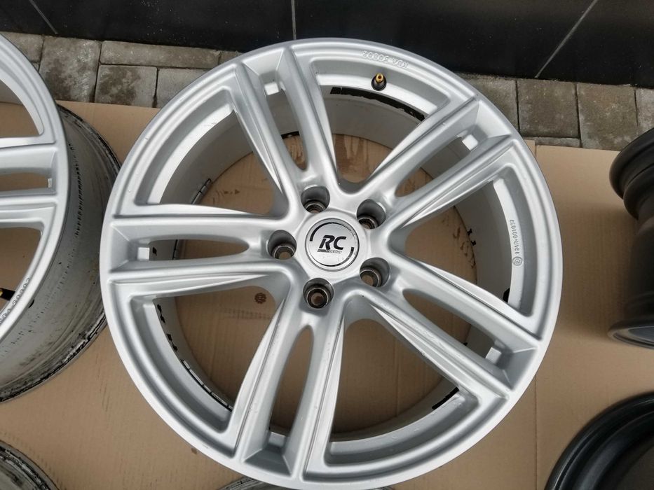 Диски на Audi 5/112 R18 8J ET25 dia 66.5mm: 3 000 грн. - Диски Сарни на Olx
