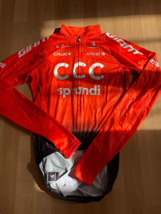 Odzież kolarska/Kurtka przeciwdeszczowa CCC Sprandi marki ETXEONDO ...