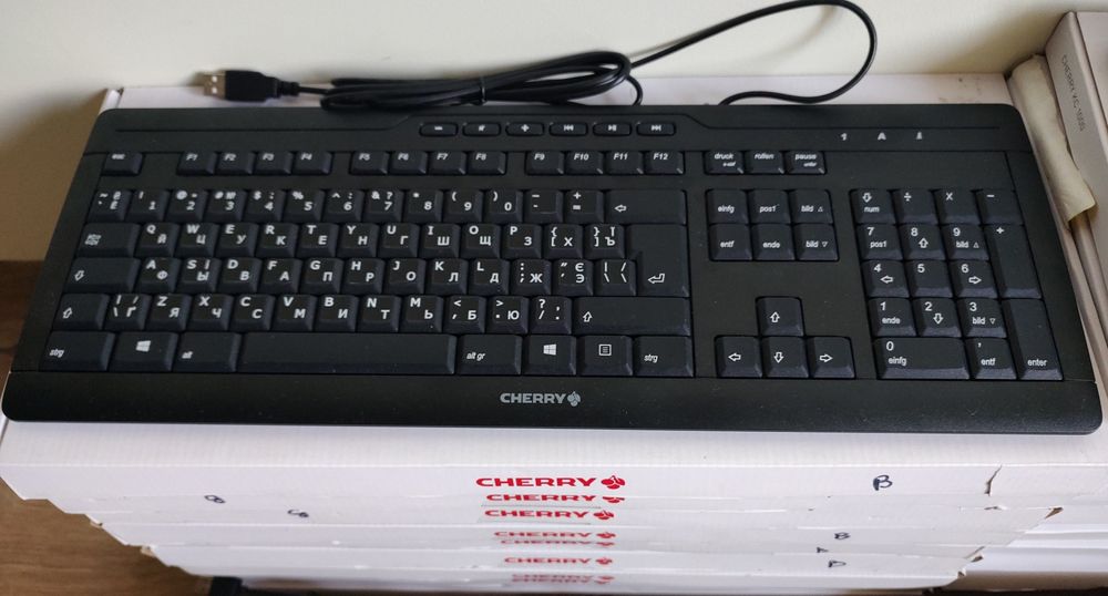 Клавіатури НОВІ безшумні CHERRY KC 1000 USB UA чорні/білі: 99 грн. - Периферійні пристрої Луцьк ...