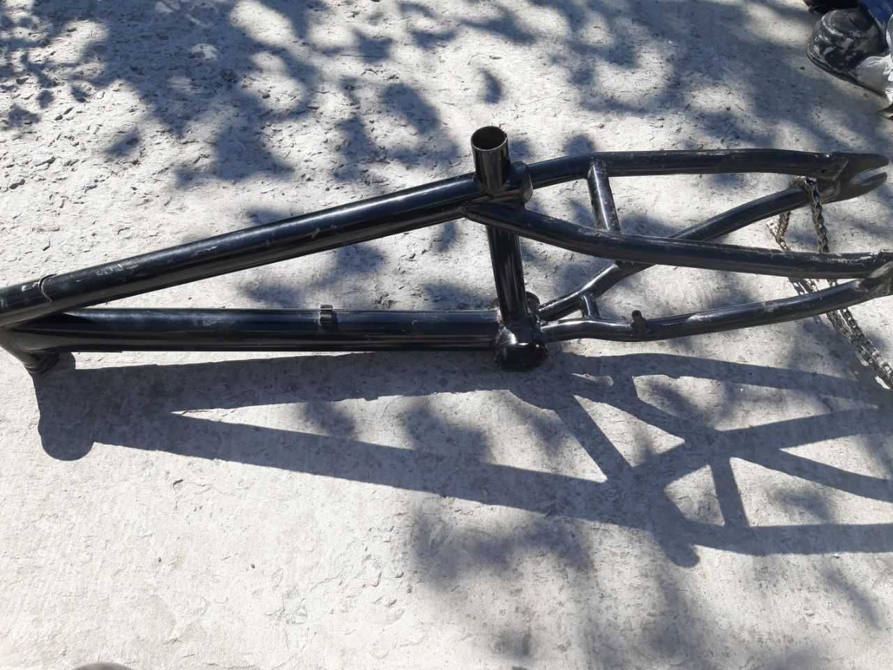 Деталі BMX. Руль, Рама, Вилка, Винос, Шатуни, Педалі, Сидіння, Зірка ...