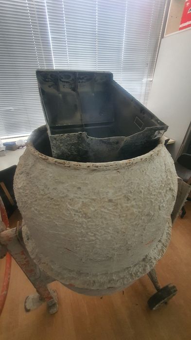 Vendo Betoneira Usada Penha De França • OLX.pt