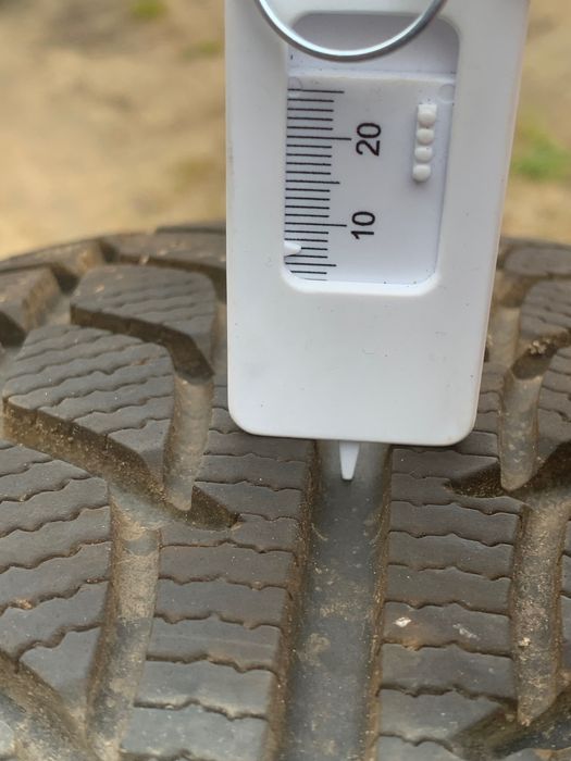 Opony 225/60R18 zima 4szt Skrzeszew • OLX.pl