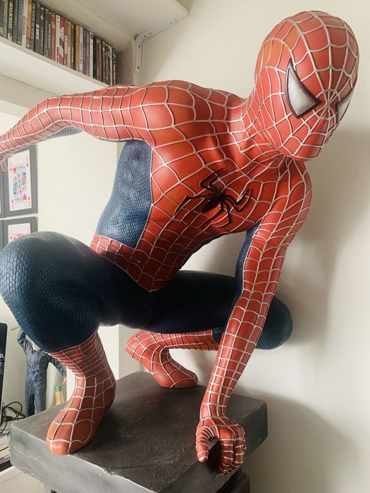 Estátua tamanho real SPIDER-MAN Portimão • OLX Portugal