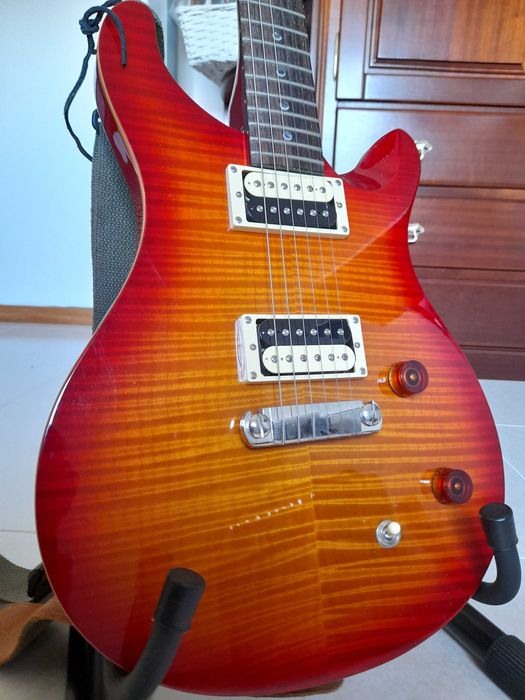 Guitarra Paul Reed Smith e Amplificador Line 6 Pedroso E Seixezelo ...
