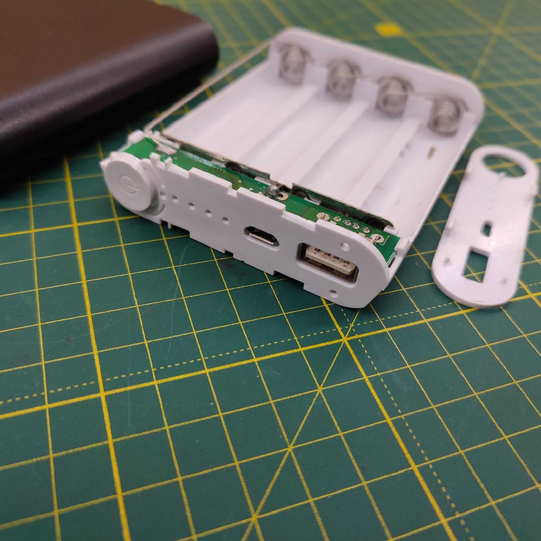 Корпус для повербанка на 4 х 18650: 200 грн. - PowerBank и аккумуляторы ...