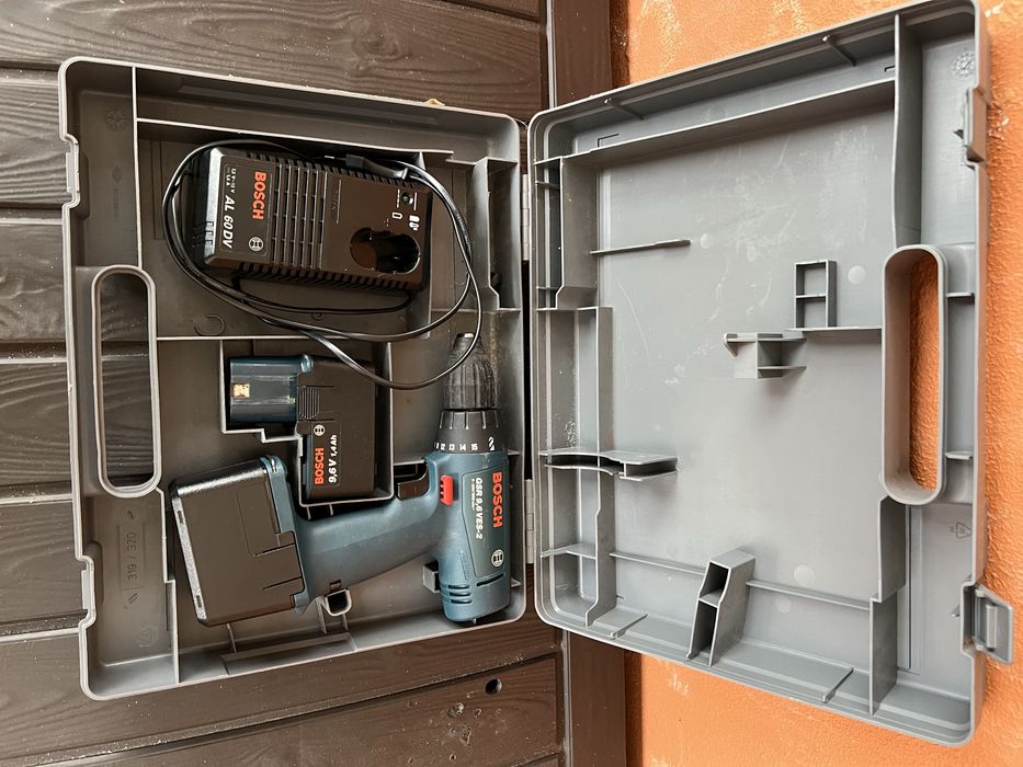 Aparafusadora BOSCH avariada + Mala de Plástico Marinha Grande • OLX Portugal