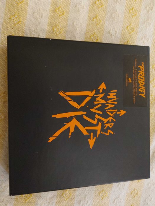 The Prodigy – Invaders Must Die Box Set, Deluxe Edition: 3 600 грн ...