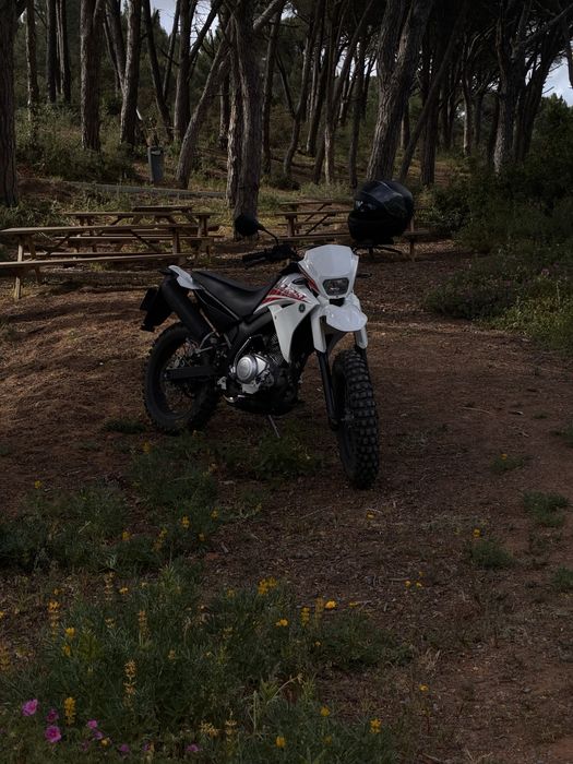 Mota Yamaha Xt 125x Cascais E Estoril • OLX.pt