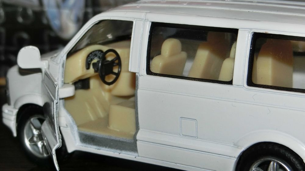 Chevrolet Astro Van 2001 1:38 Kinsmart: 699 грн. - Машинки Київ на Olx