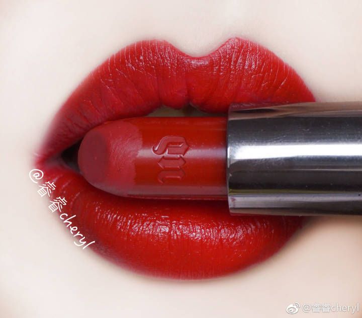 Pomadka do ust Urban Decay Comfort Matte Bad Blood Jasło • OLX.pl