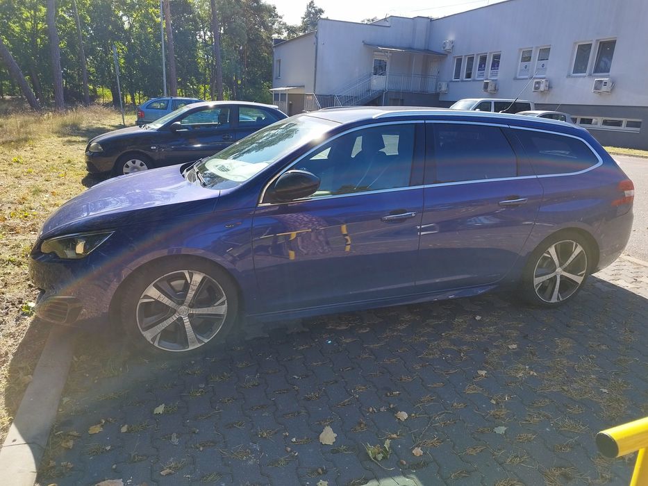 Peugeot 308 GT automat 2.0 hdi 180 koni,ACC,panorama,Denon,skóra ...