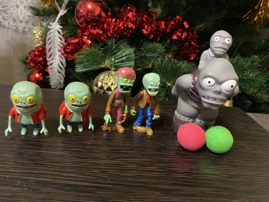 Іграшки. Зомбі проти рослин: 50 грн. - Інші фігурки Кременчук на Olx