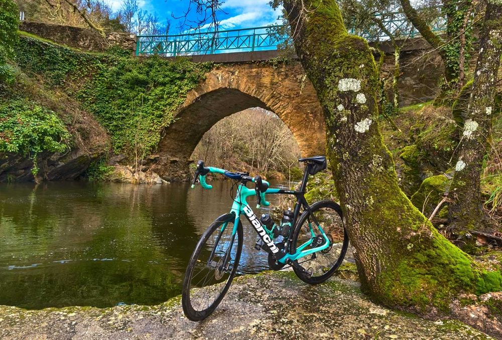 Bianchi OLTRE XR3 2021-Quadro 2024+GARMIN 820+SELIM FIZIK // SÓ 1999 ...