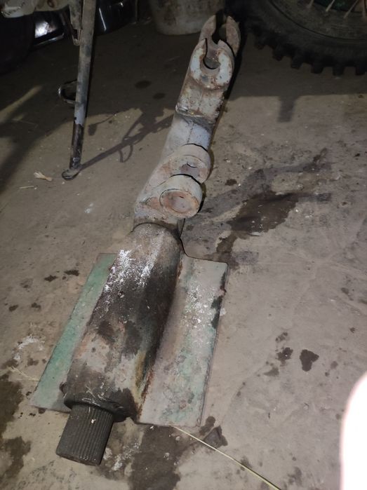 Рога навіски т25 вал на втулках для саморобного трактора: 3 500 грн ...