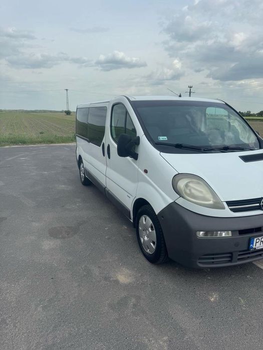 Bus 9-osobowy Opel Vivaro Leszno • OLX.pl