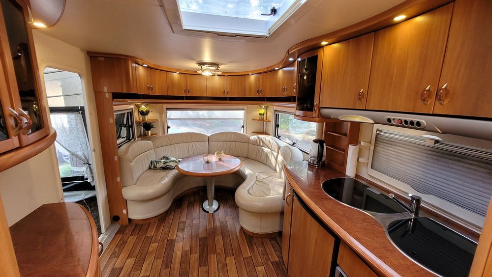 Jurata/Hel. Przyczepa Hobby z przedsionkiem i miejscówką Jurata • OLX.pl