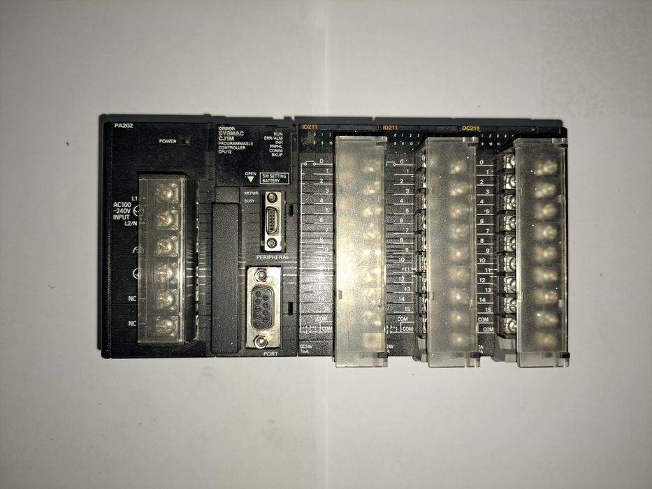 Omron CJ2M CPU32 + Omron CJ1M CPU12 + HMI Omron NB7W-TW01B Pousada de ...