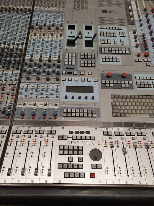 Amek 9098i console (design by Rupert Neve) Студийная консоль 320000 ...