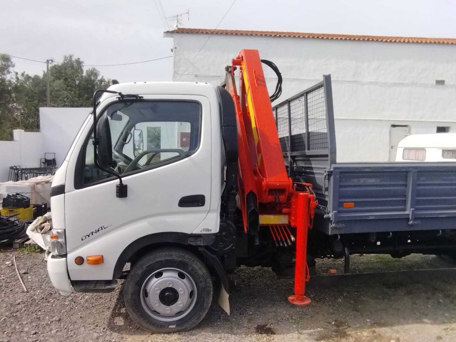 Camiao grua toyota basculante Olhão • OLX Portugal