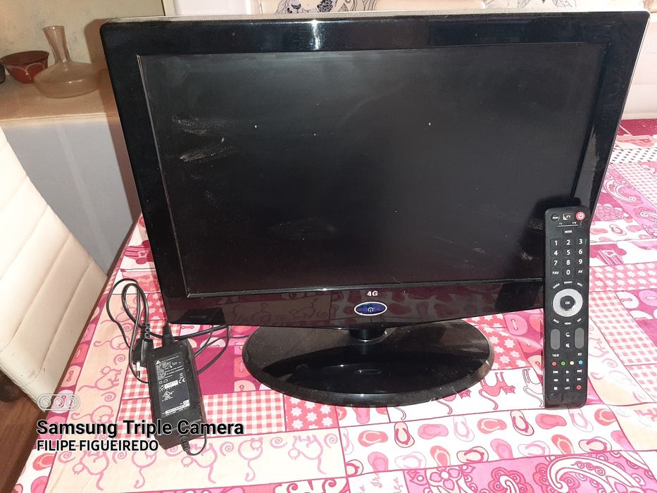 3 tvs todas a funcionar 2 trabalham a 12v Almada, Cova Da Piedade ...