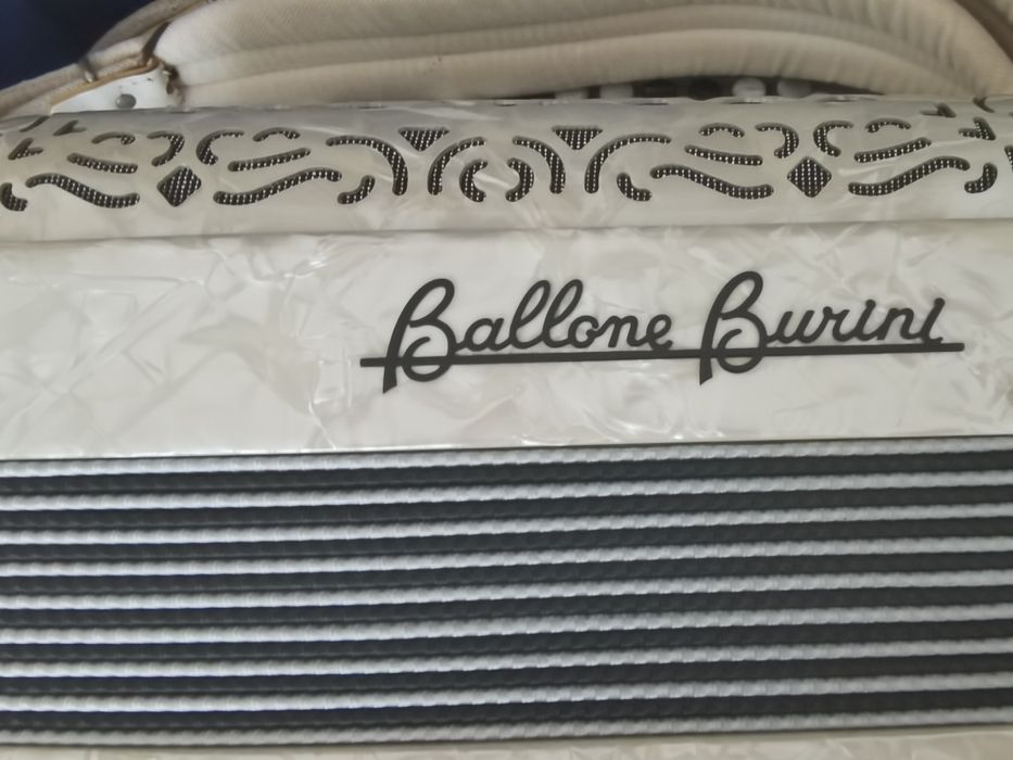 Acordeon ballone burini baby Vila Real de Santo António • OLX Portugal