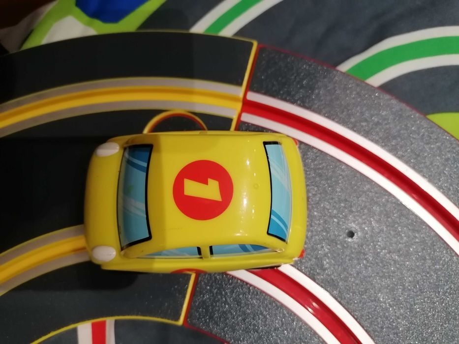 Brinquedo ItsImagical My First SCX (Pista com 2 automóveis) Estrela ...