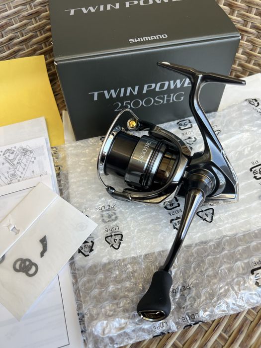 Shimano 24 Twin Power 2500SHG нова: 14 500 грн. - Охота / рыбалка Одесса на Olx