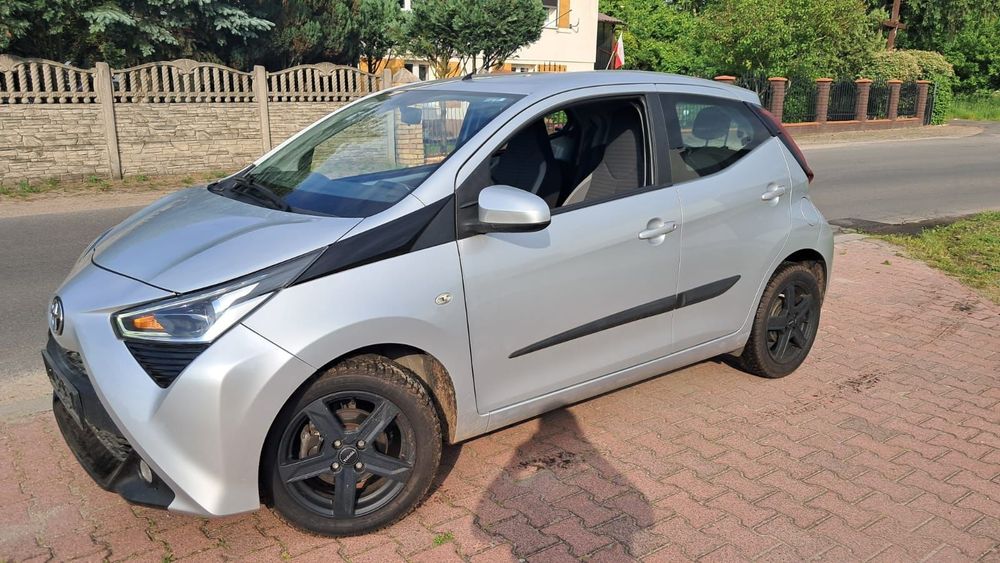 1.0 VVT-i xPLay alusy,tablet ,kamera, cofania Góra • OLX.pl