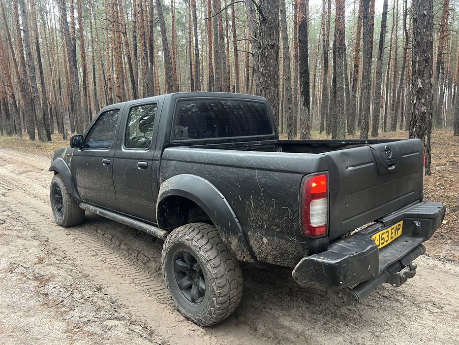 Nissan Navara 2.5 dizel: 3 700 $ - Nissan Котельва на Olx
