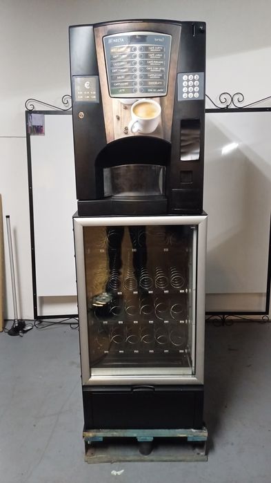 Máquinas de Vending: FAS 1050 + NECTA KIKKO Venda Do Pinheiro E Santo ...