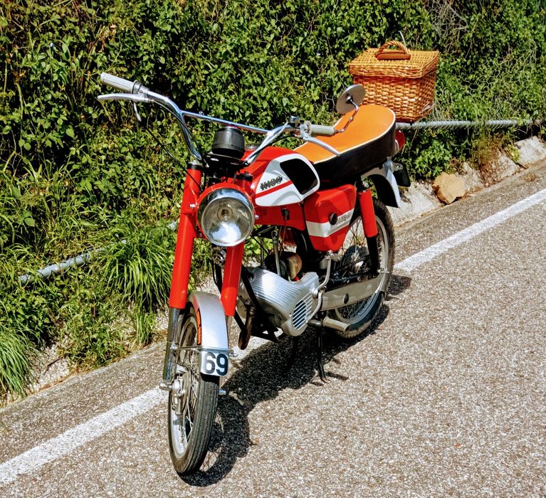 Motorizada Zenit k189 Eiras E São Paulo De Frades • OLX.pt