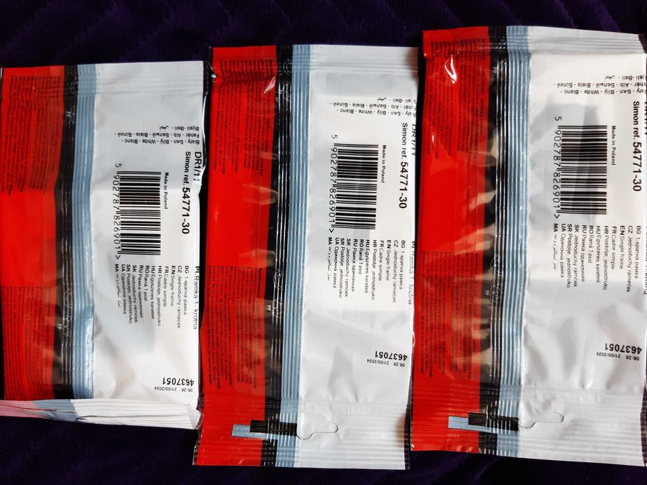 3 x ramka pojedyncza biała simon 54 Warszawa Targówek • OLX.pl