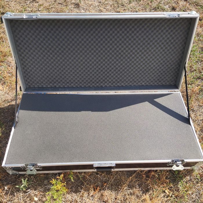 Универсальный алюминевый кейс для инструмента или спортивного инвентар ...