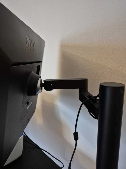 LG UltraFine Display Ergo 27” 4K (27UN880) Aljezur • OLX.pt