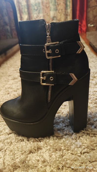 Чорні жіночі черевики на каблуку 350 грн Інші черевики та напівчеревики Житомир на Olx