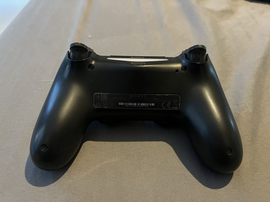Używany pad Dualshock 4 Łomna-Las • OLX.pl