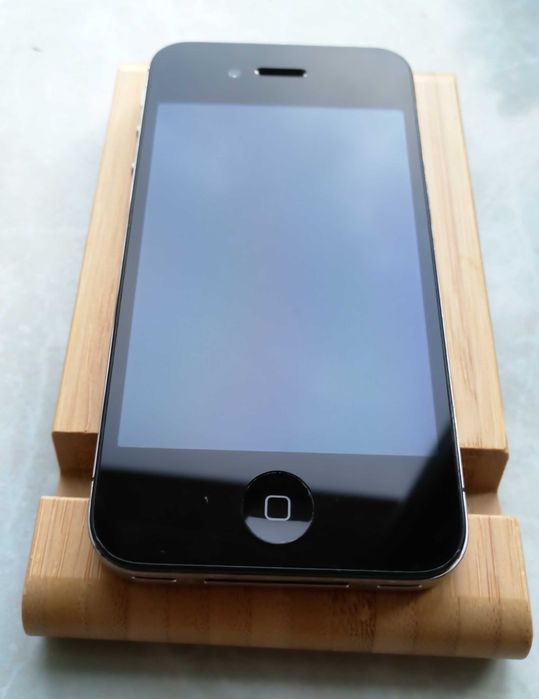 Два Apple iPhone 4s A1387 16Gb Black гарний стан!+кабель дата/живлення ...