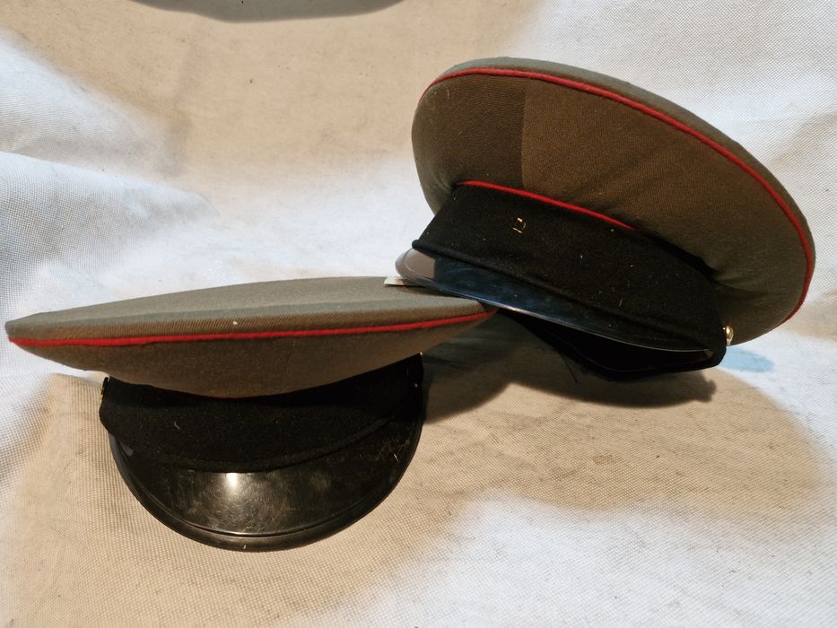 Czapki Wojskowe z byłego ZSSR Wrocław Fabryczna • OLX.pl