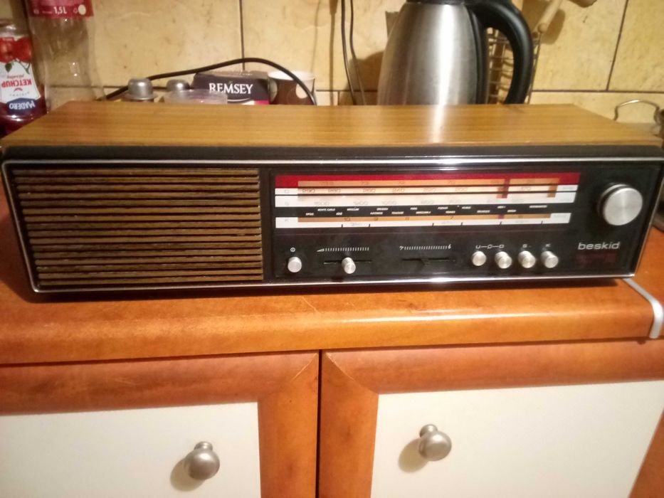 Radio stołowe PRL DMP-411 Beskid, sprawny przestrojony UKF Opole • OLX.pl
